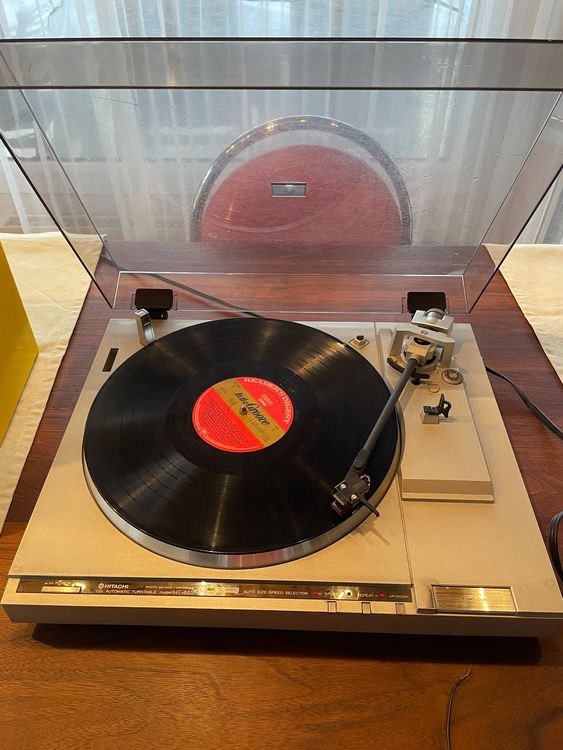 Hitachi Plattenspieler (Vinylsammlung separat) (Gebraucht) in Ebikon ...