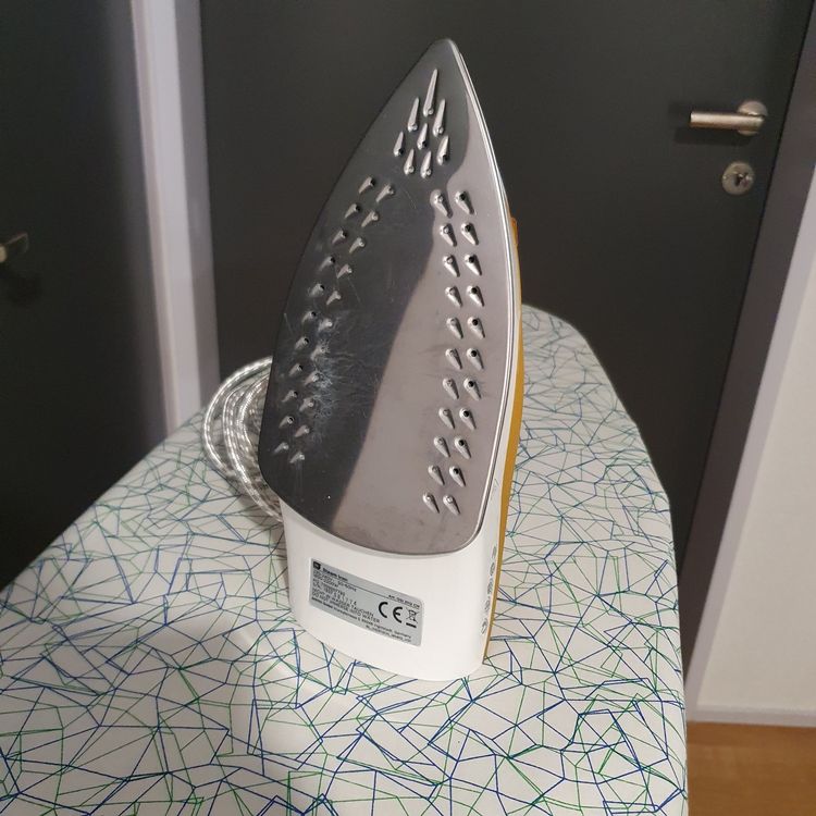 IKEA ironing board and OK steam iron (Neu (gemäss Beschreibung)) in ...