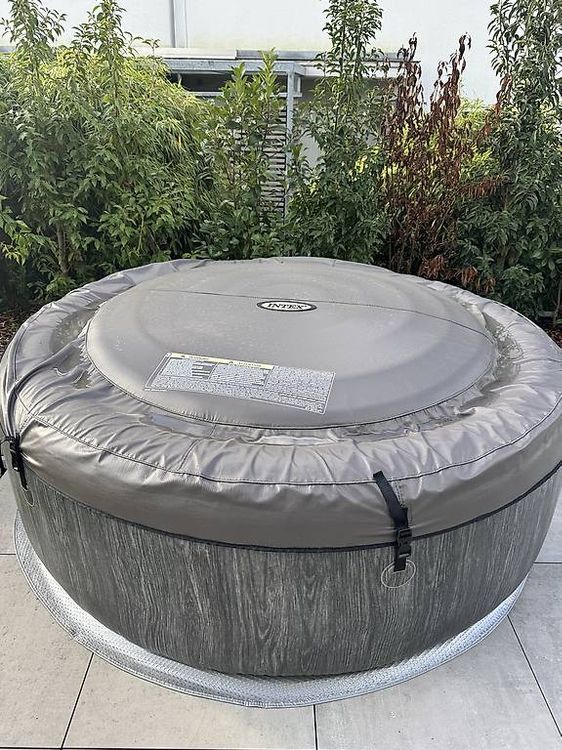 Intex Whirlpool Pure Spa Greywood Deluxe (Gebraucht) in Auw für CHF 350 ...