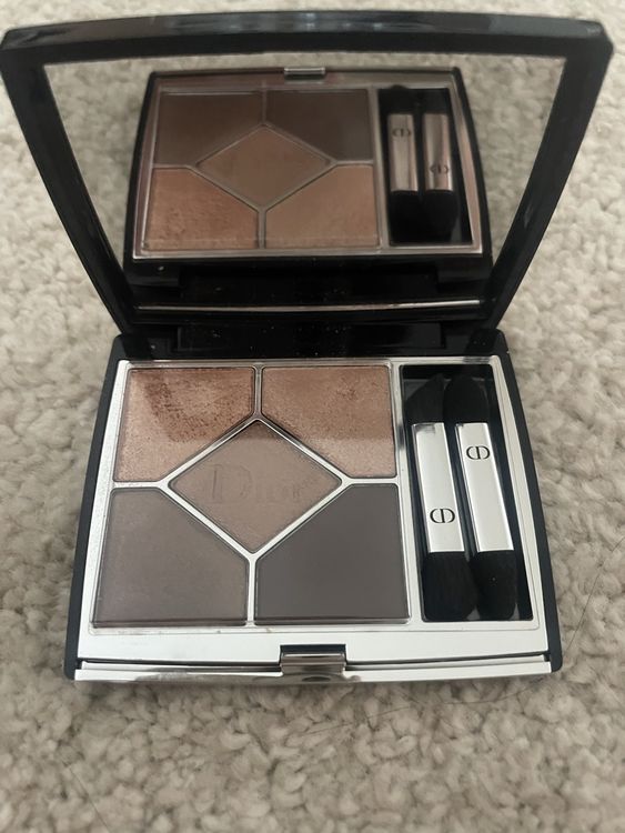 Dior - Poncho Palette (Gebraucht) in Cham für CHF 35 – mit Lieferung ...