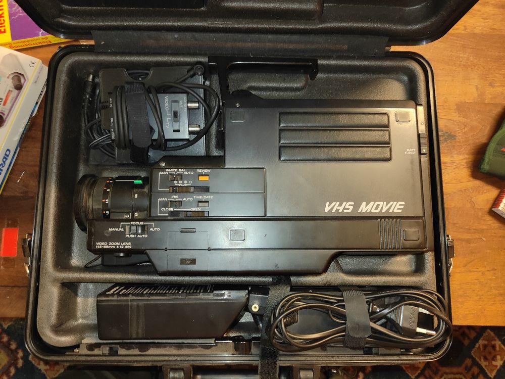 Hitachi VHS Videokamera Recorder VM-500E Top Zustand! | Kaufen auf Ricardo