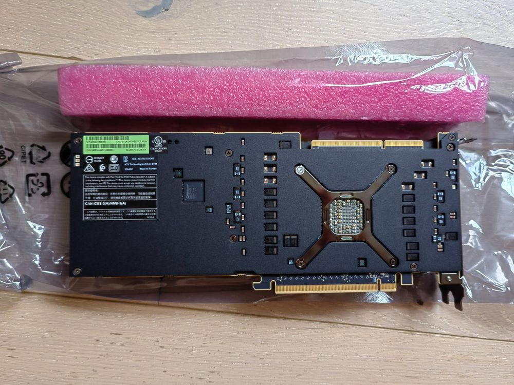 AMD Radeon Instinct MI50 32GB S/N: 692121005750 (NOS) (Neu (gemäss ...