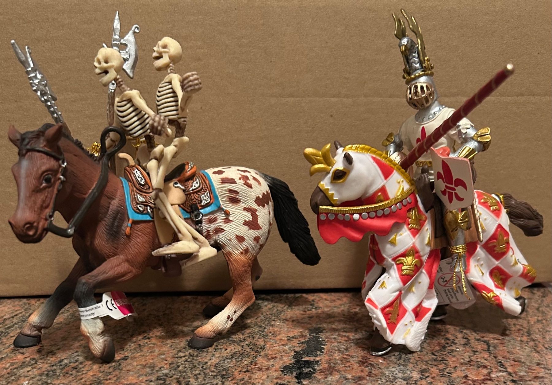 Ritter Figuren Set - Pferde, Ritter, Skelette (Neu (gemäss Beschreibung ...