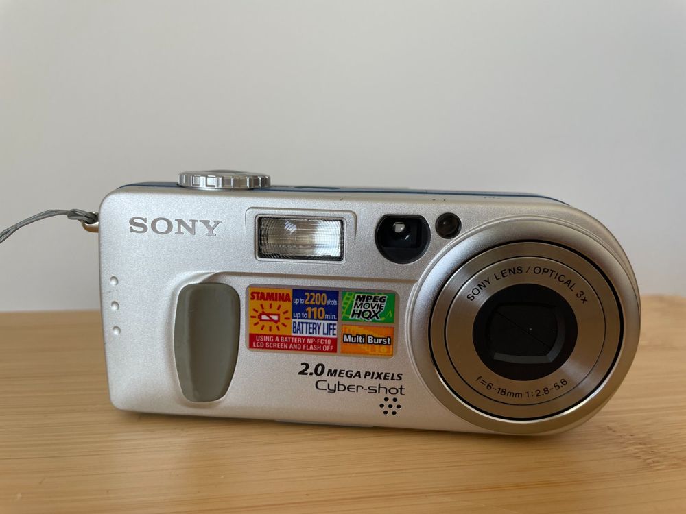 Sony Cyber-shot DSC-P2 (Defekt) in Petit Lancy für CHF 35 – mit Lieferung auf Ricardo kaufen