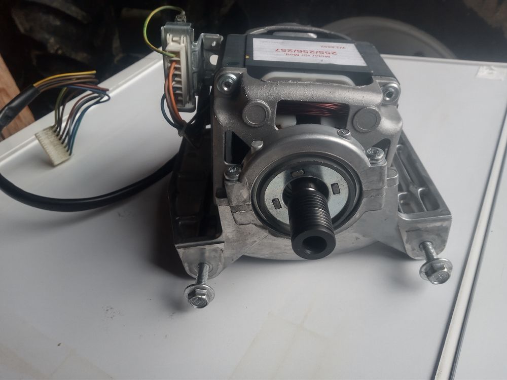 Motor für Waschmaschine V-Zug Adora SL (Gebraucht) in Wagen für CHF 20 ...