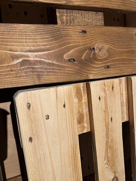 8 schöne Paletten - 4 dunkel, 4 hell (Gebraucht) in Lohn-Ammannsegg für ...