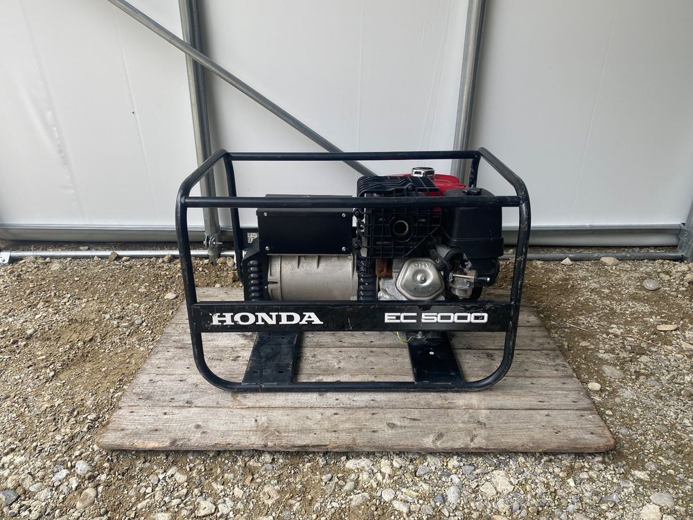Generator / Stromaggregat Honda EC5000 (Nr. 1) ab 1.- (Gebraucht) in ...