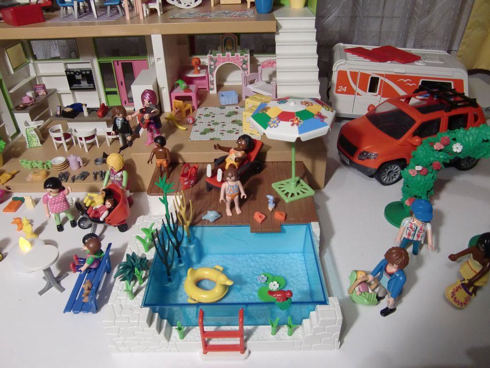 Playmobil Luxus Villa / Haus mit Pool + Gartenparty usw. | Kaufen auf ...