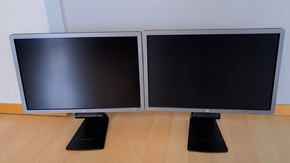 2x HP EliteDisplay E241i 24" LCD 61-cm-Diagonale (Gebraucht) in ...