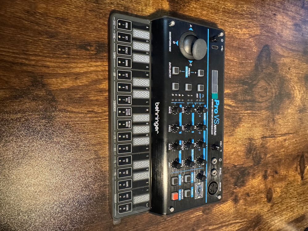 Behringer Pro VS Mini, Synthesizer (Gebraucht) in Basel für CHF 57 ...