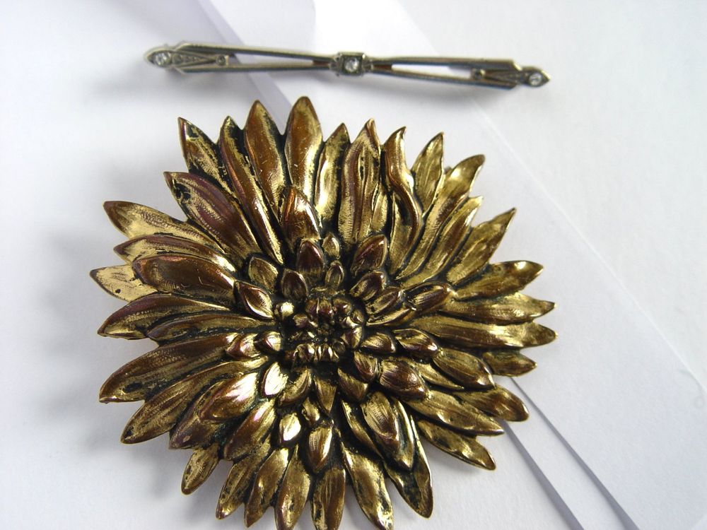 2 Vintage Broschen, Modeschmuck (Gebraucht) in Henggart für CHF 1 – mit ...