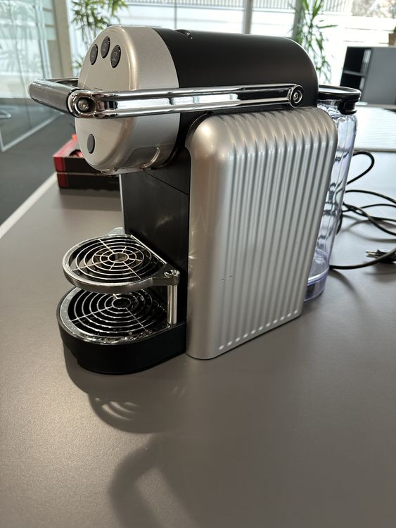 Kaffemaschine Nespresso Zenius & Kapseln | Kaufen auf Ricardo