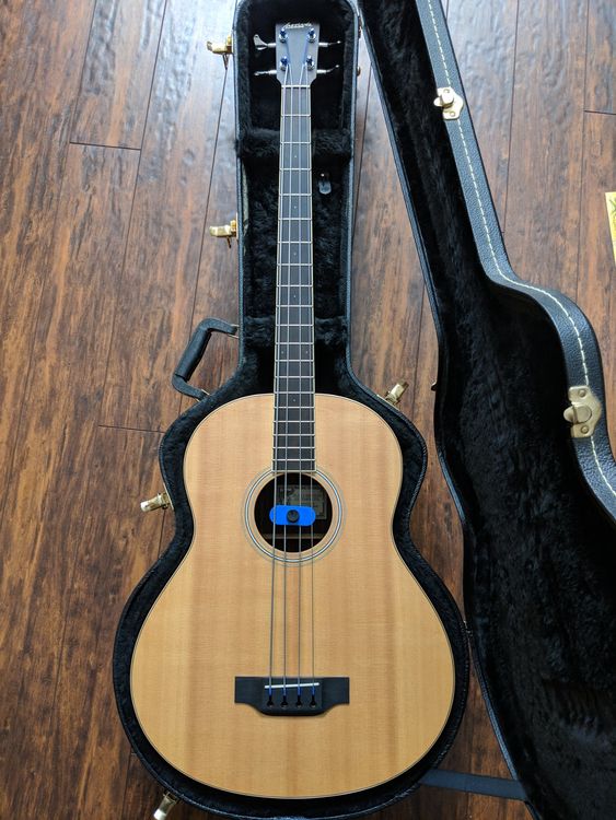 Larrivée B-03RE Acoustic/Electric Bass Guitar (Neu (gemäss Beschreibung ...