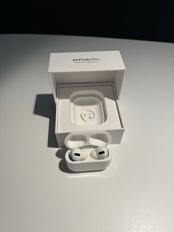 Airpod Pro (1st Generation) - Case und rechter Airpod Pro (Defekt) in ...