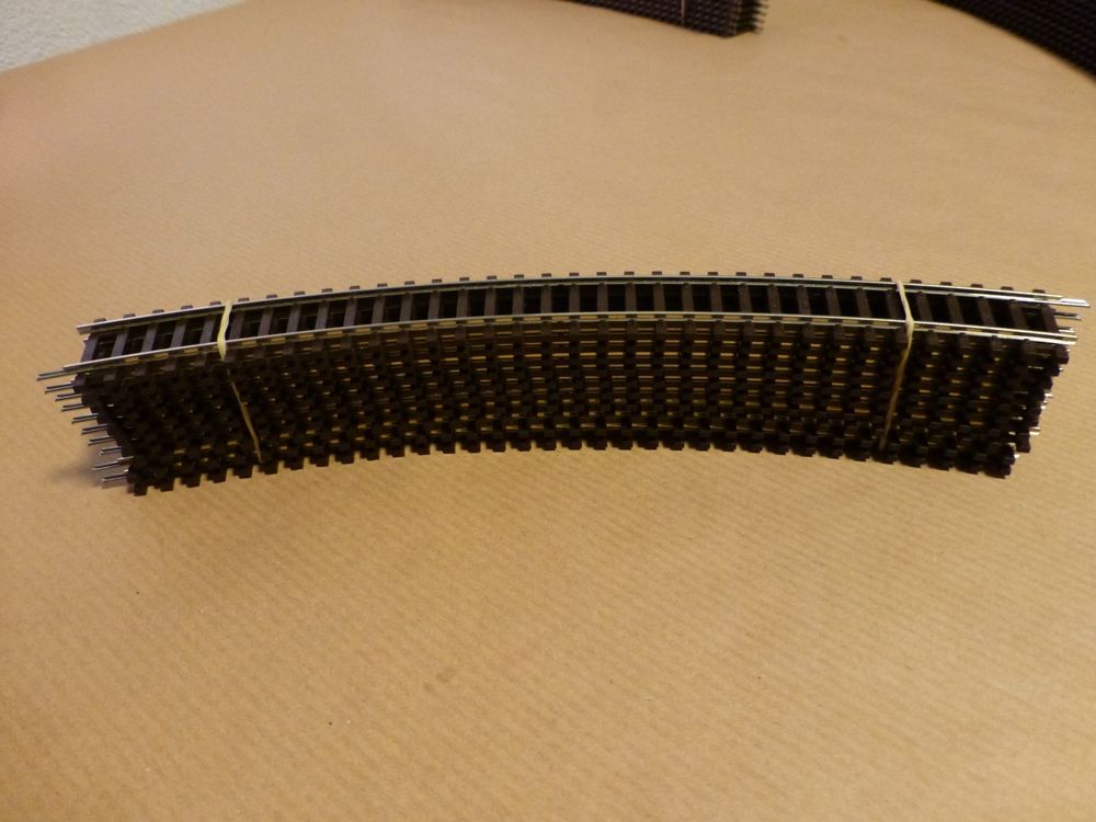 Roco 42424 H0 Gebogenes Gleis R4,30 Grad (Gebraucht) in Zug für CHF 22 – mit Lieferung auf ...