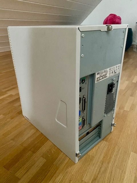 HP Brio Pentium III - Windows 98 | Kaufen auf Ricardo