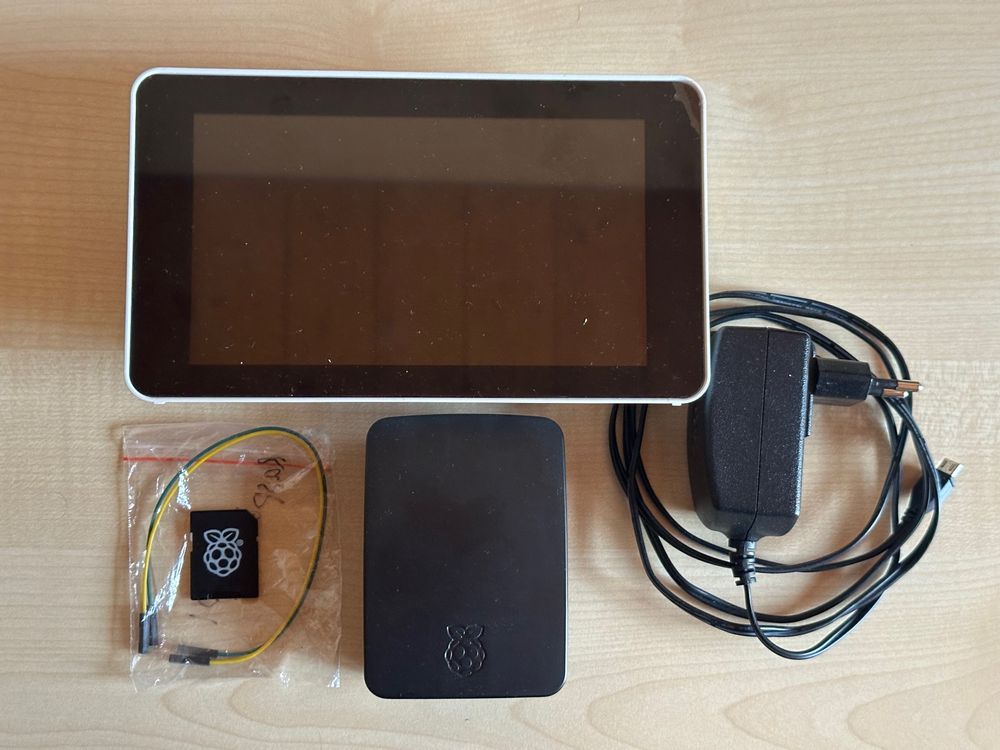Raspberry Pi 3 B 2Stk und Display (Gebraucht) in Wimmis für CHF 75 – mit Lieferung auf Ricardo ...