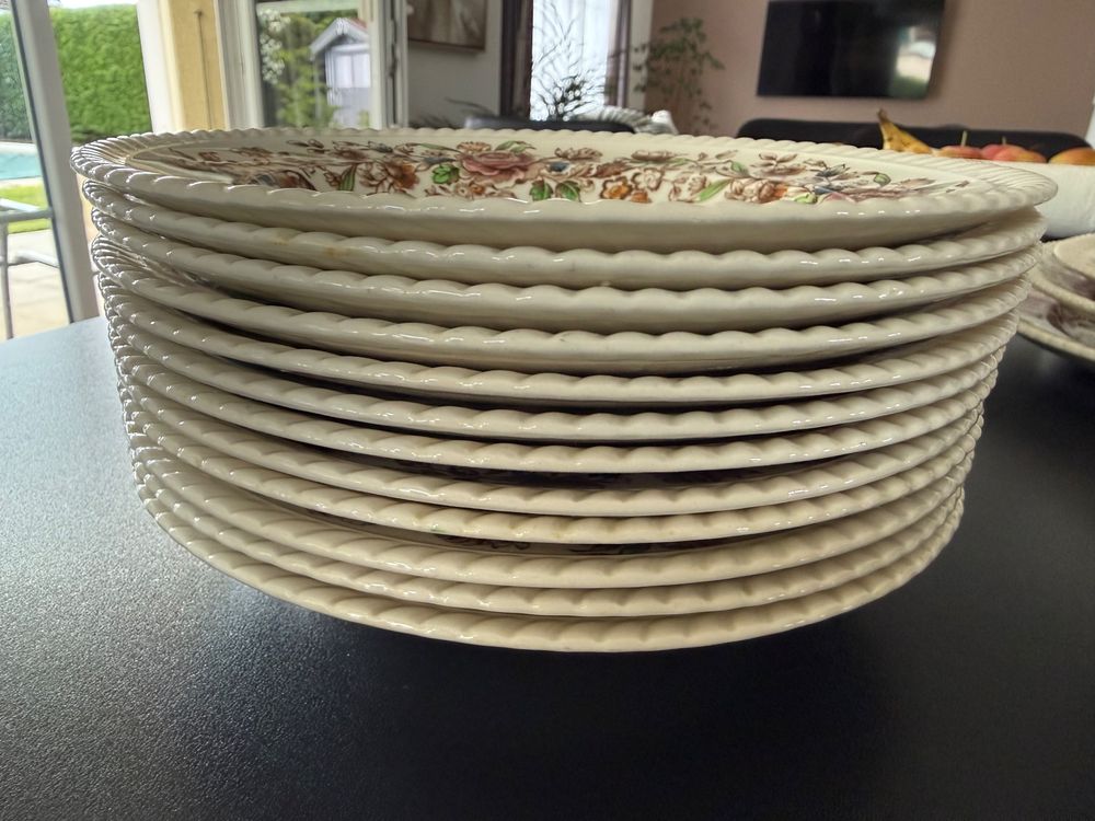 Vaisselle Anglaise 43 pcs de Johnson Brothers (Gebraucht) in Goumoens ...