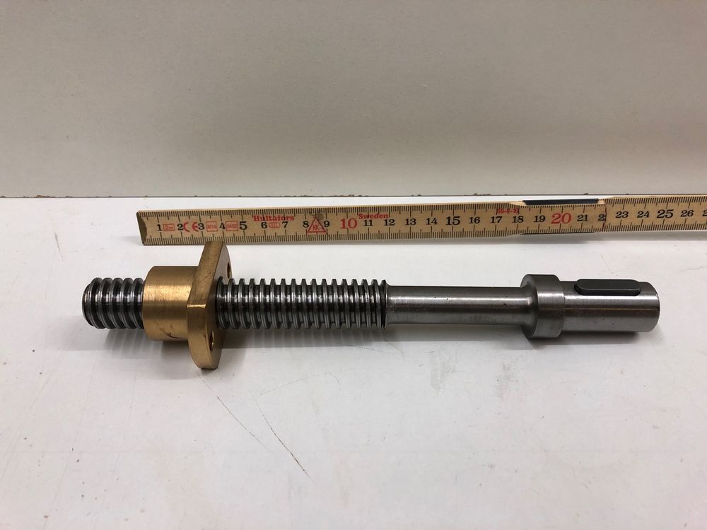 Gewindespindel Trapez mit Mutter (Neu und originalverpackt) in Schötz ...