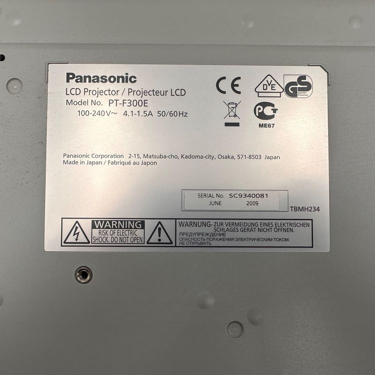 Panasonic PT-F300 Beamer - 3LCD 4,000 ANSI Lumens 1024x768 (Gebraucht ...