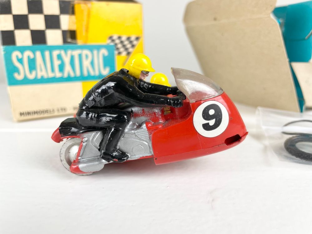 Scalextric B1 Typhoon Sidecar Red #9 (Neu (gemäss Beschreibung)) in ...
