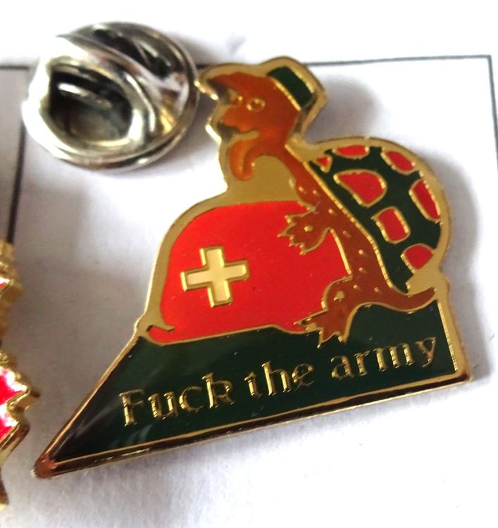 Pin Schildkröte schweizer Armee (Gebraucht) in Utzenstorf für CHF 1 – mit Lieferung auf Ricardo ...