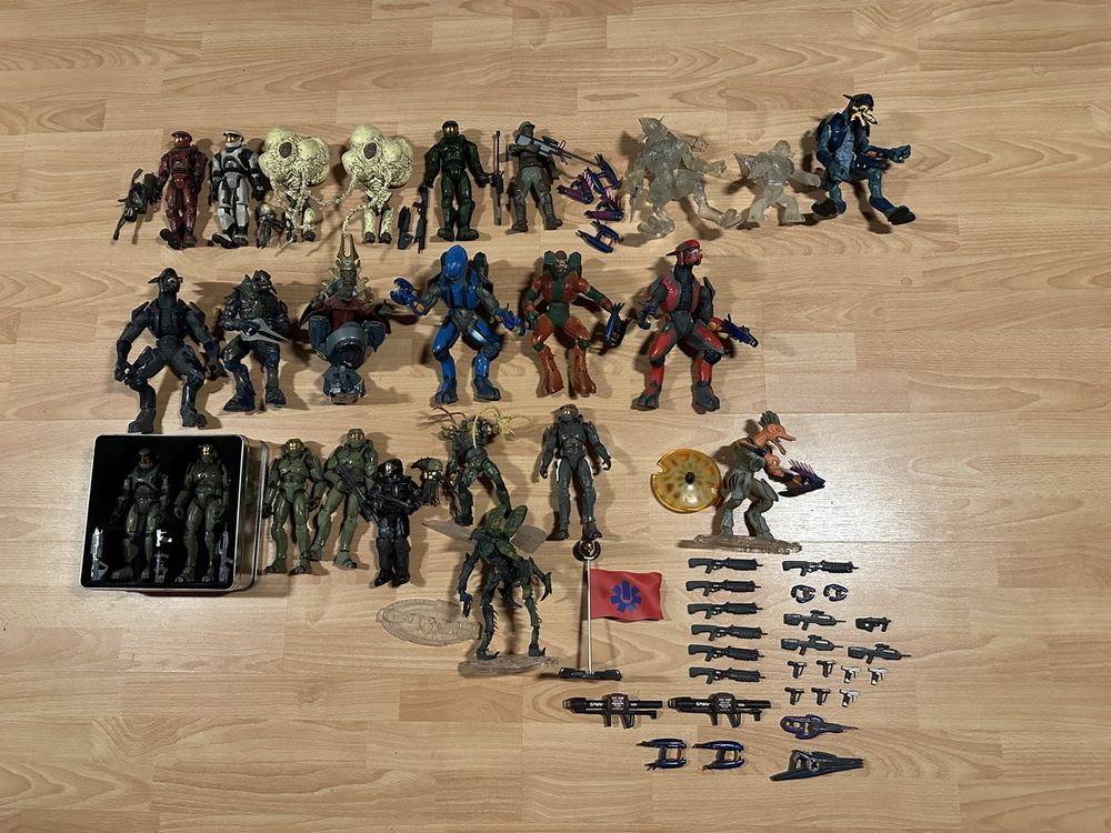 Halo action figures collection set 3 very rare (Gebraucht) in Rechy für ...