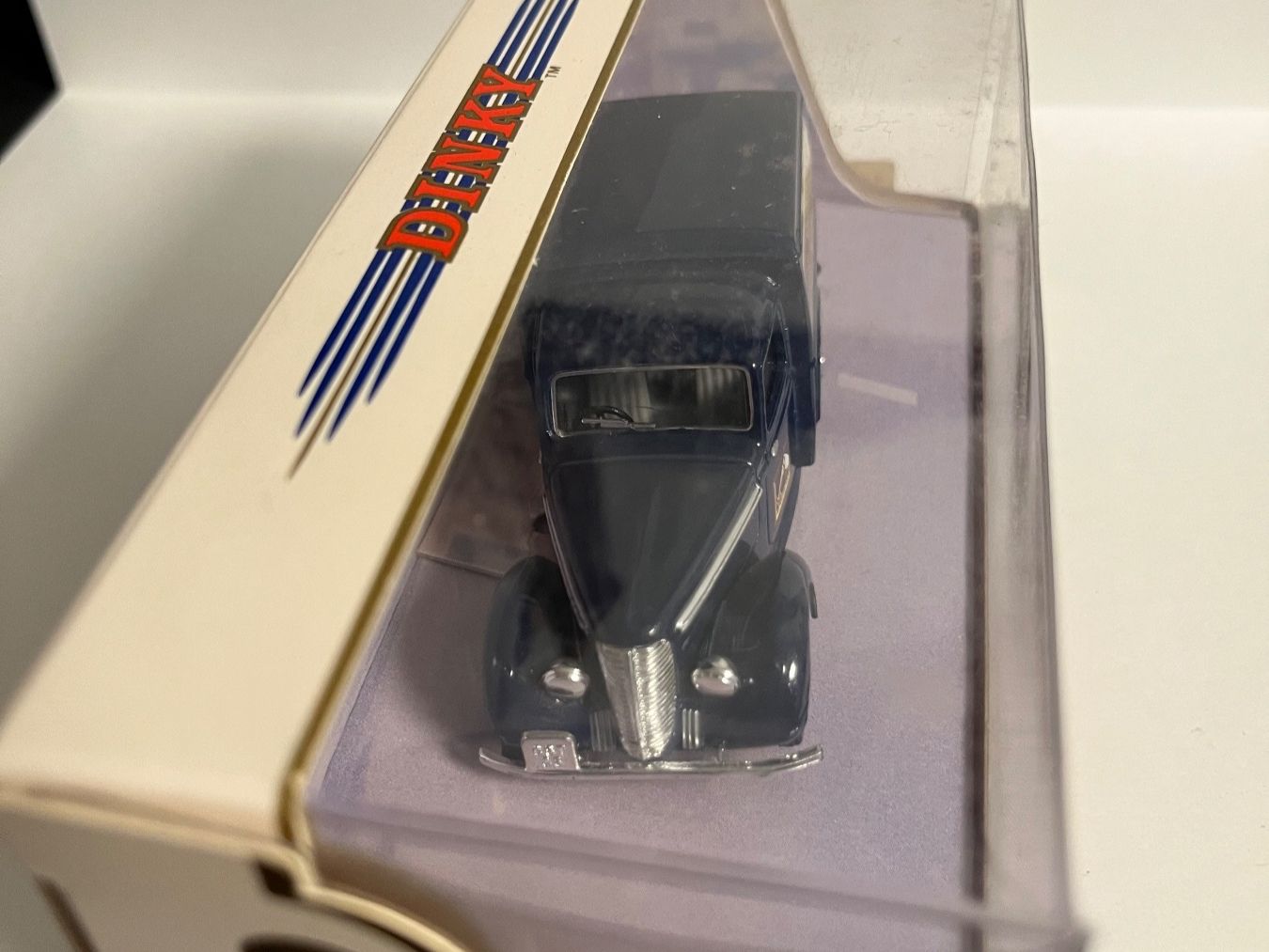 Dinky Toys Commer 8 CWT Van in OVP (Gebraucht) in Uster für CHF 5 – mit ...