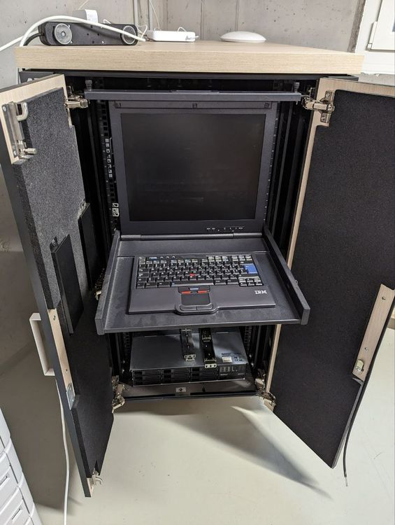 APC NetShelter CX Silent Rack | Kaufen auf Ricardo