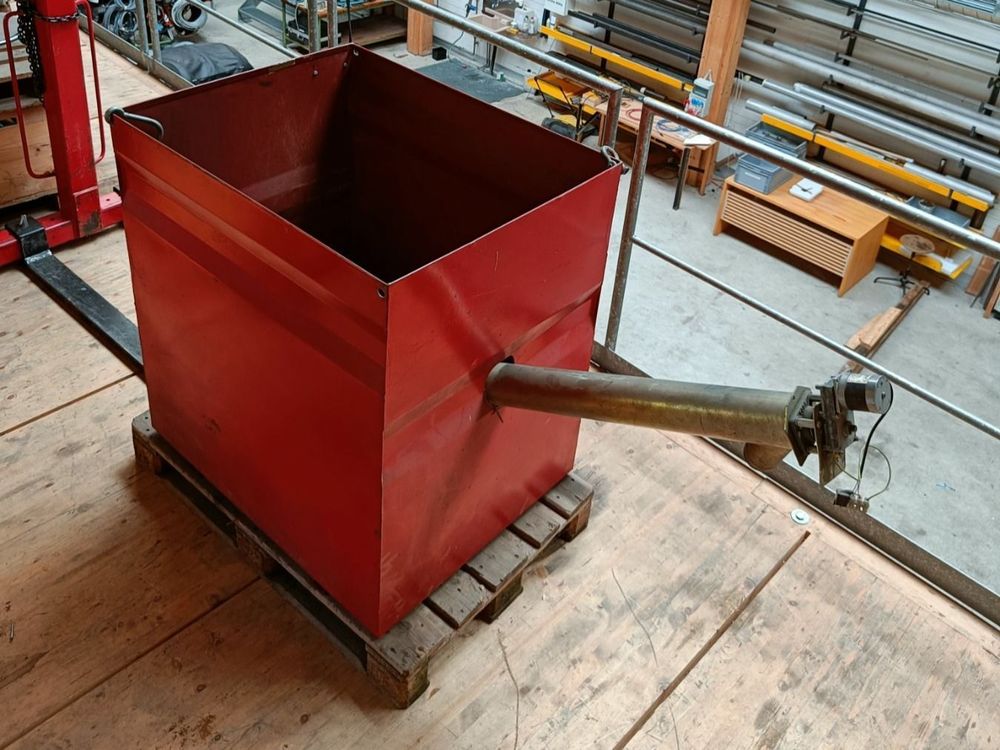 Pellet-Tank 800L mit Entnahmeschnecke | Kaufen auf Ricardo