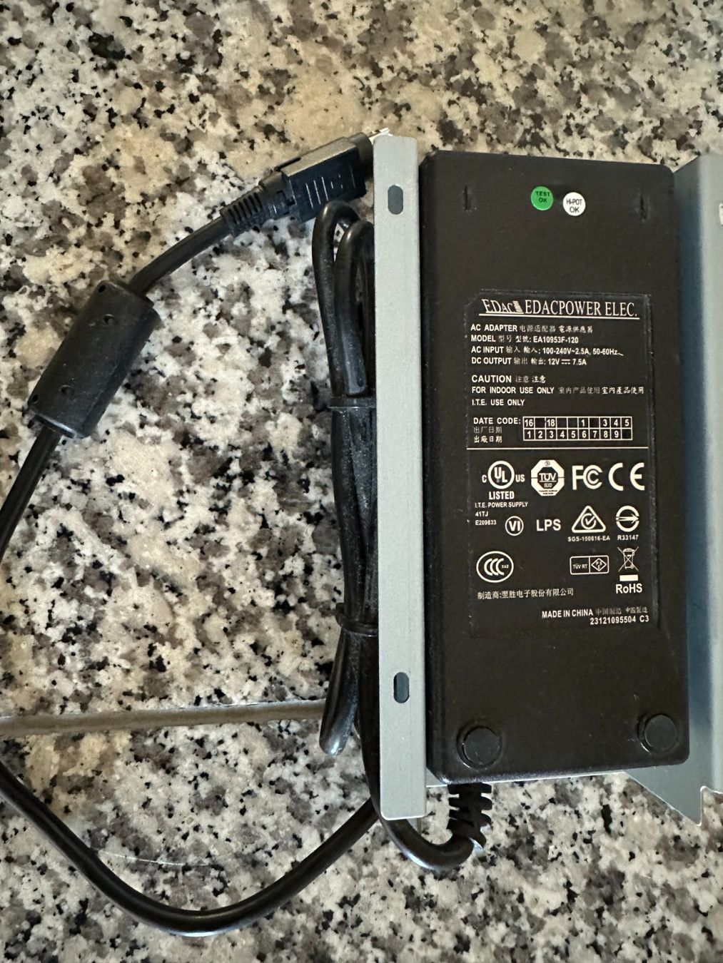 5x12V Netzteil 7,5 A, etxrem robust, in einem Metallrahmen (Neu (gemäss ...