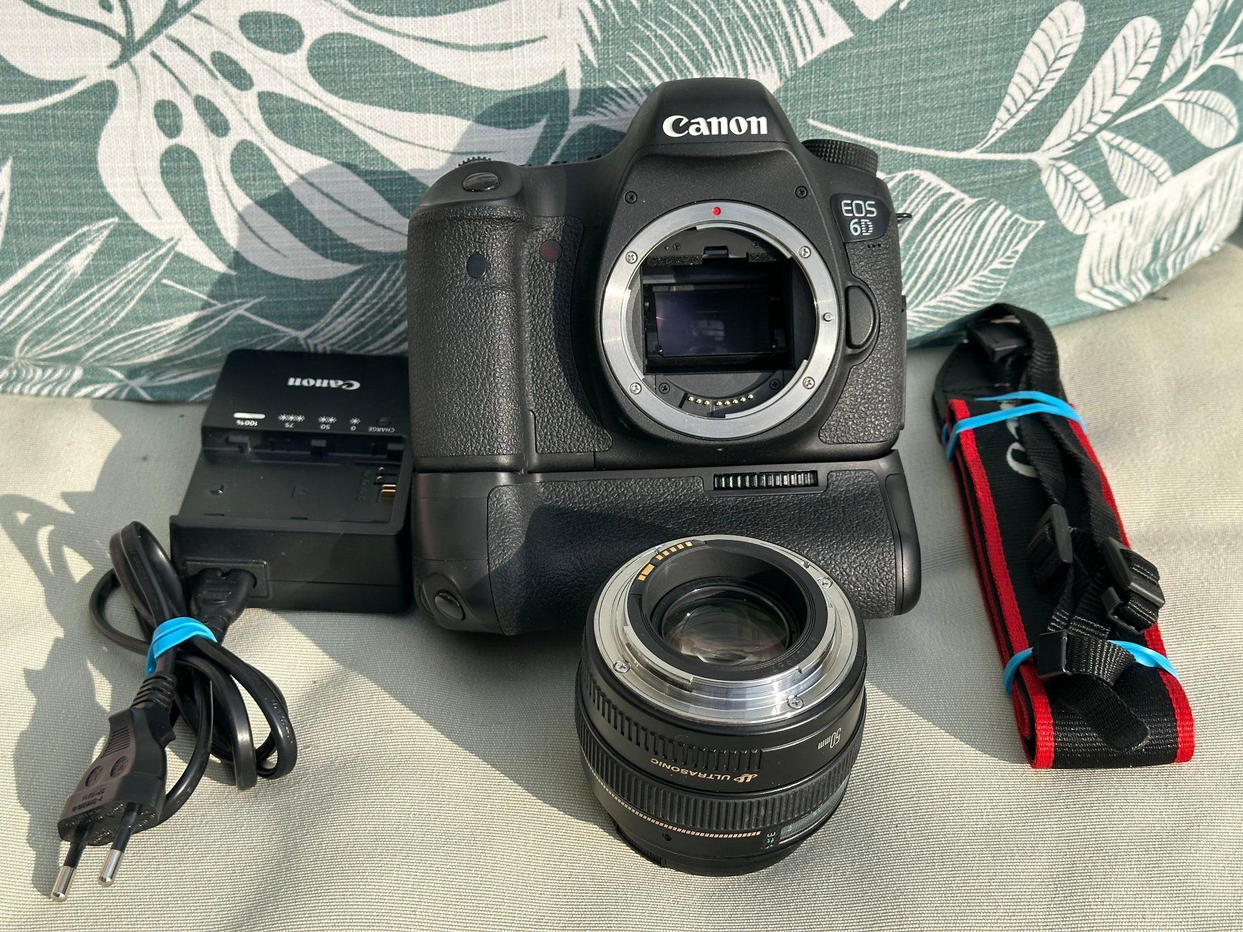 Canon EOS 6D + 50mm f/1.4 + Poignée Pro (D'occasion) à Choulex pour CHF ...