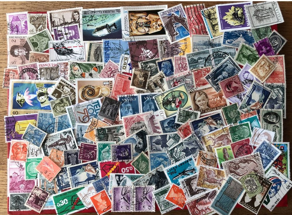 Abgelöste Ausländischen Briefmarken (4) (Gebraucht) in Aarau für CHF 1. ...