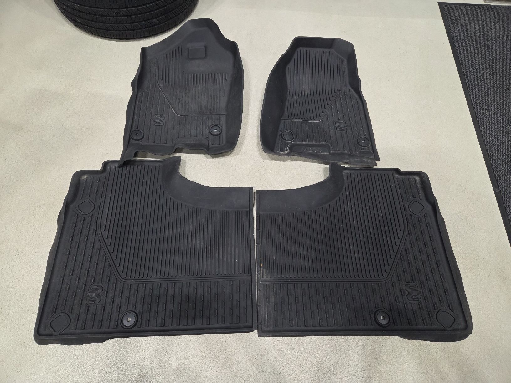 Gummimatten Dodge RAM 1500 ab MY2019-2025 (Neu und originalverpackt) in ...