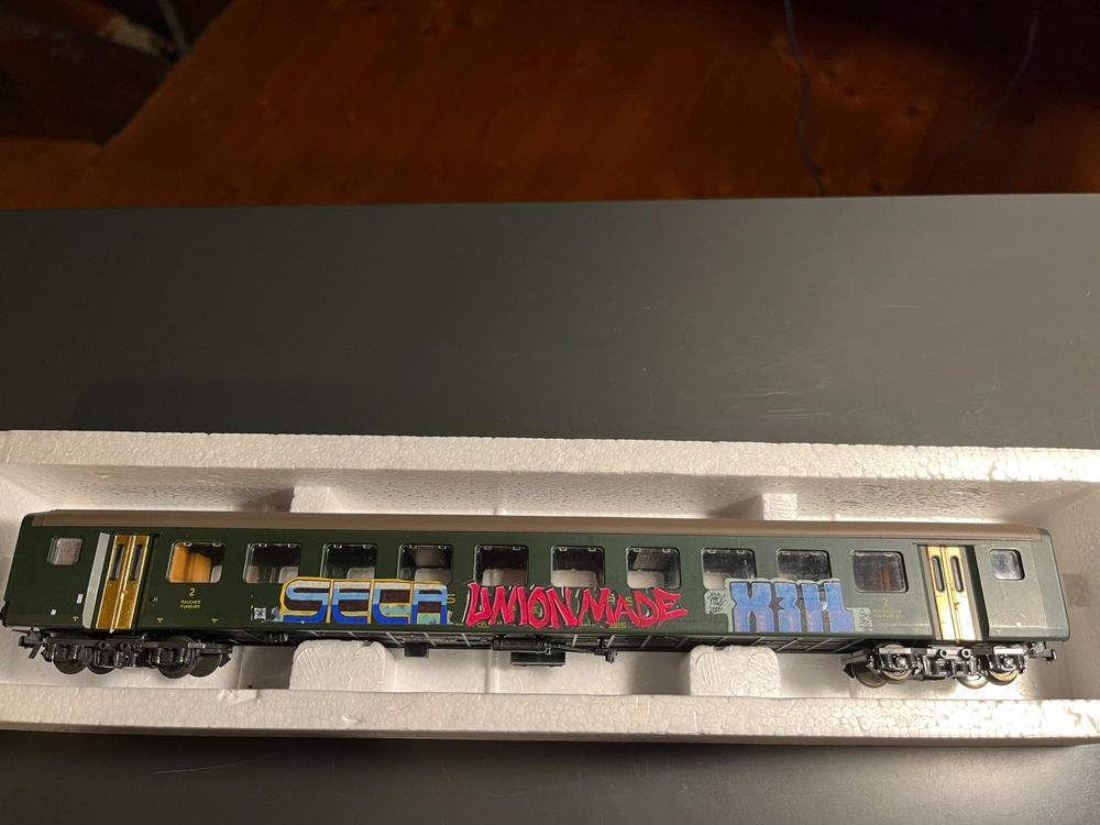 ROCO Personenwagen B SBB mit Graffitis (Decals) (Gebraucht) in Orpund ...