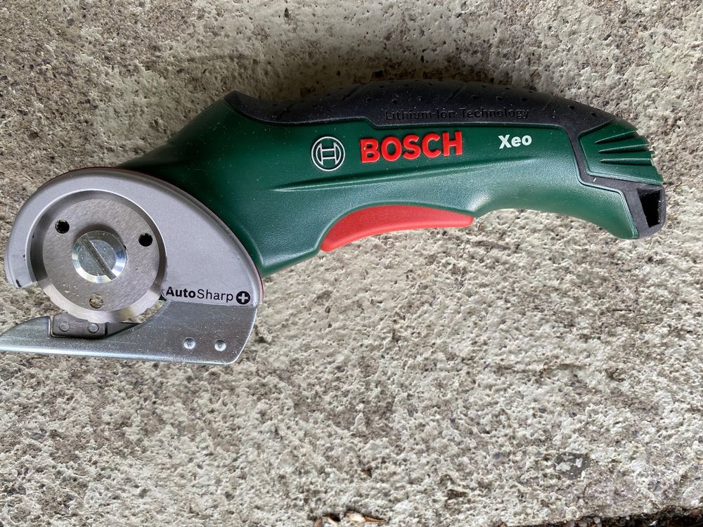 Akku- Universalschneider Bosch xeo (Gebraucht) in Belp für CHF 19 – mit ...