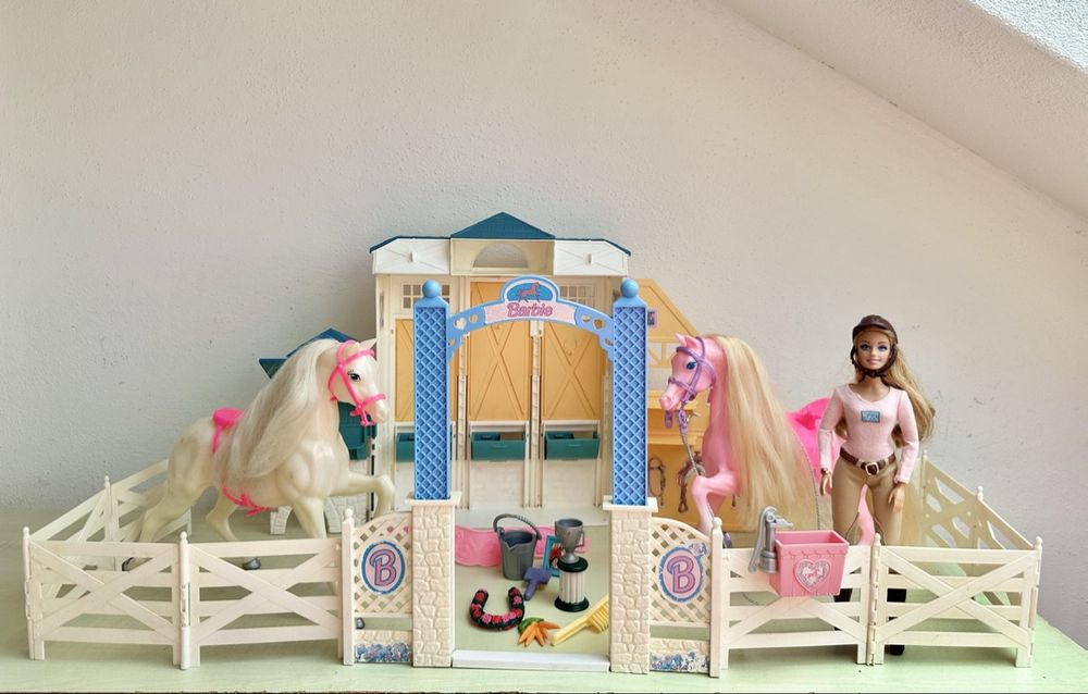 Vintage Barbie Reitstall mit Puppe und Pferden (Gebraucht) in Zürich ...