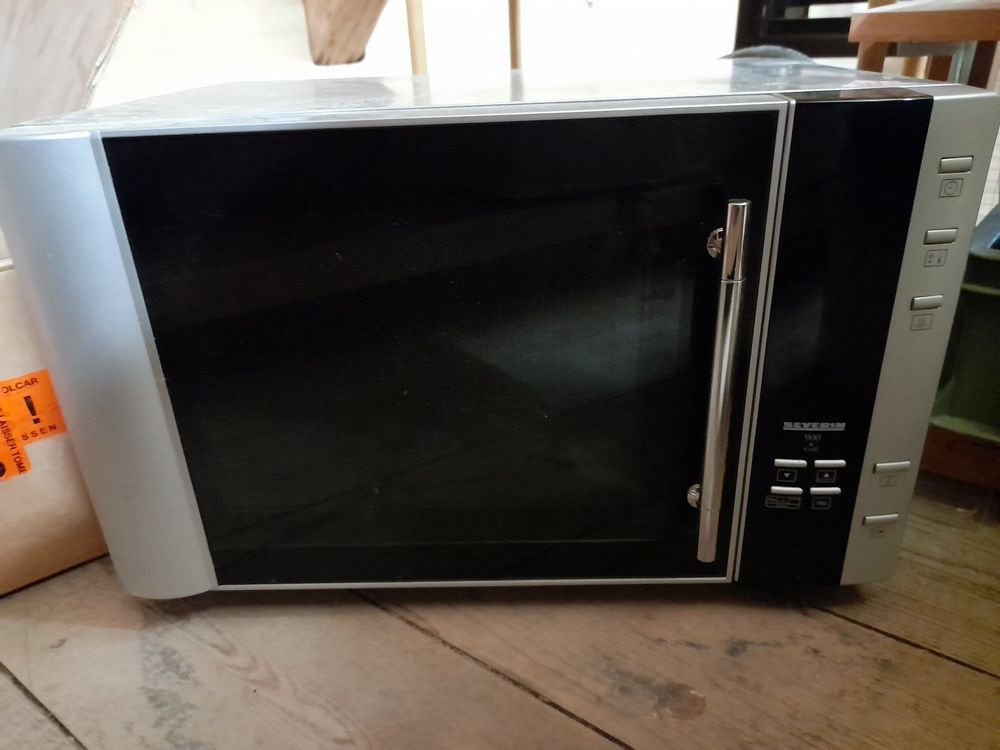 Mikrowelle SEVERIN 900 Watt mit Grill und Heissluft | Kaufen auf Ricardo