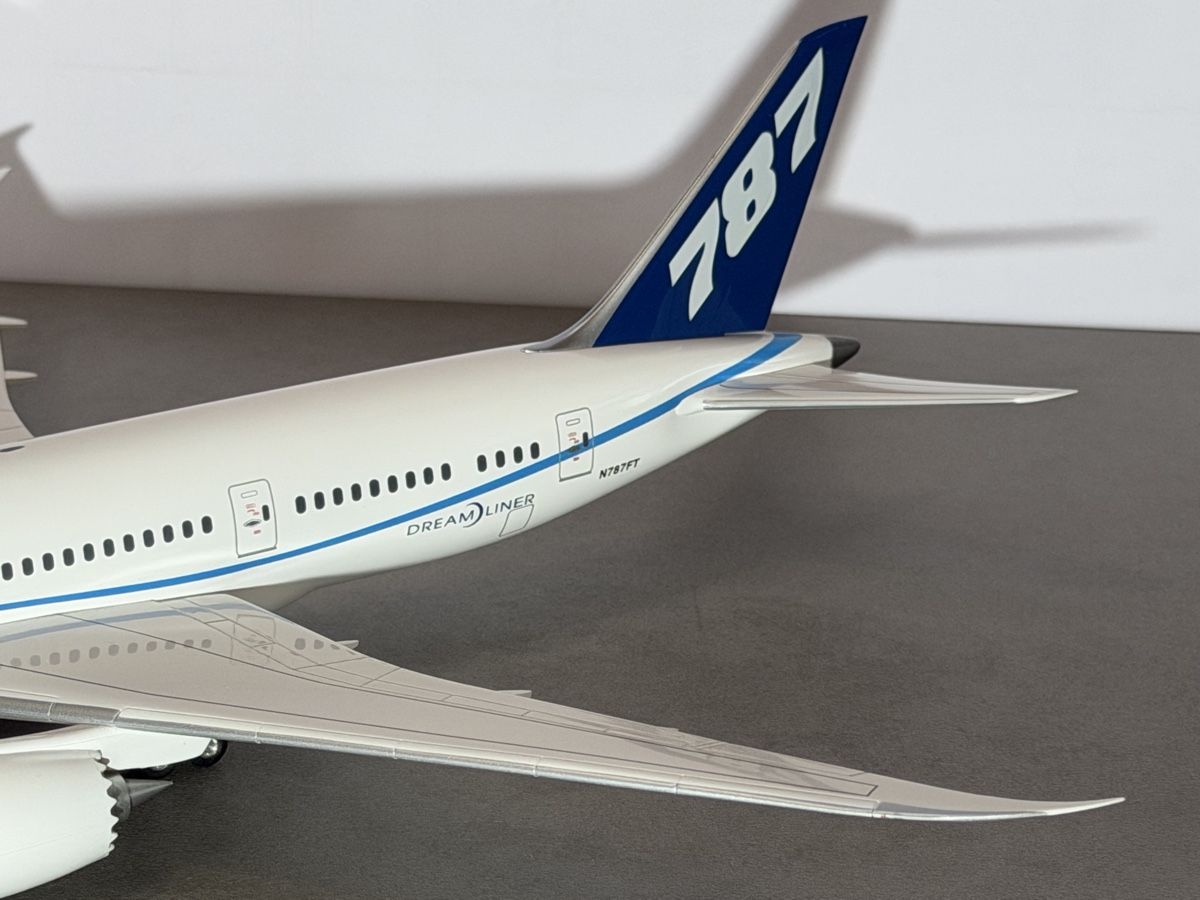 Hogan 1:200 Boeing 787-8 Dreamliner Protoype Livery (Gebraucht) in ...