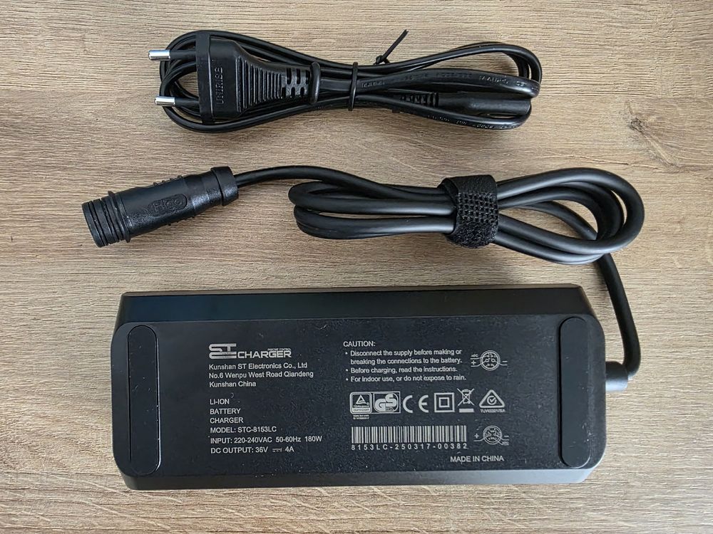 Flyer Ladegerät für SIB II Akkus 4Ah. Neu (Neu und originalverpackt) in ...