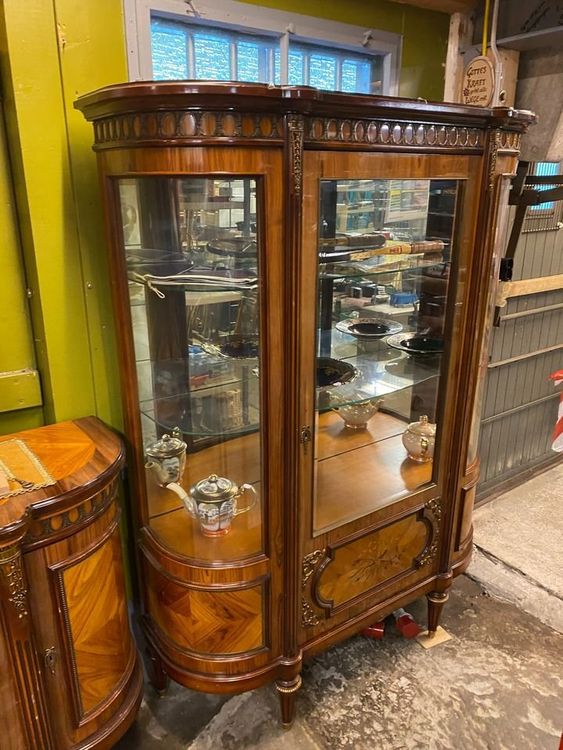 Vitrine von Ehalt, Rosenholz mit Intarsien, Stilmöbel (Gebraucht) in ...