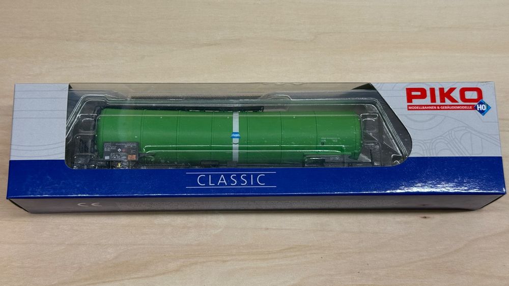 34) Piko 54784: Knickkesselwagen "CH-LBA" (Neu (gemäss Beschreibung ...