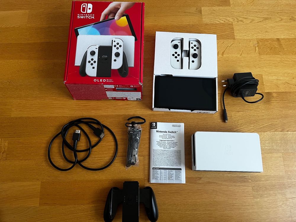 Nintendo Switch Oled Weiss inkl. OVP und Etui | Kaufen auf Ricardo