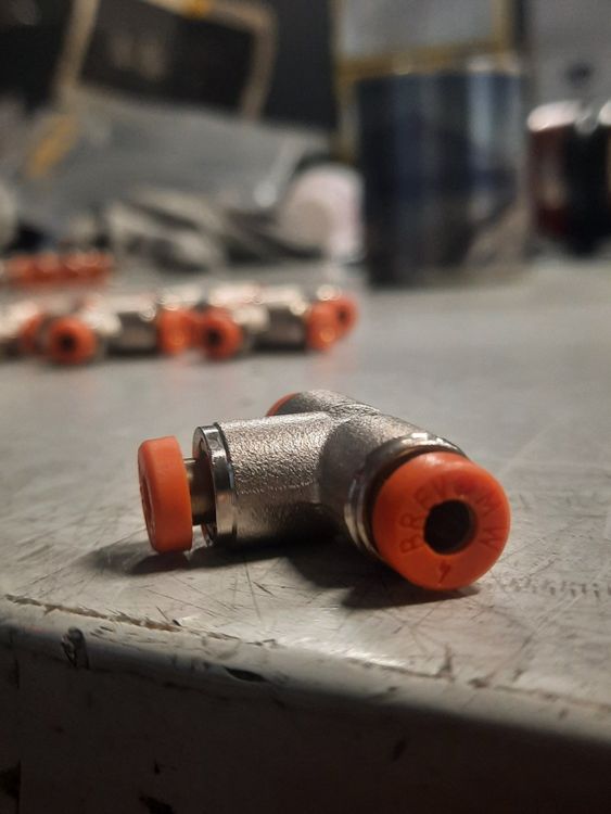 Pneumatik Verteiler Dm 4 - BREV MW - Messing vernickelt (Neu (gemäss ...