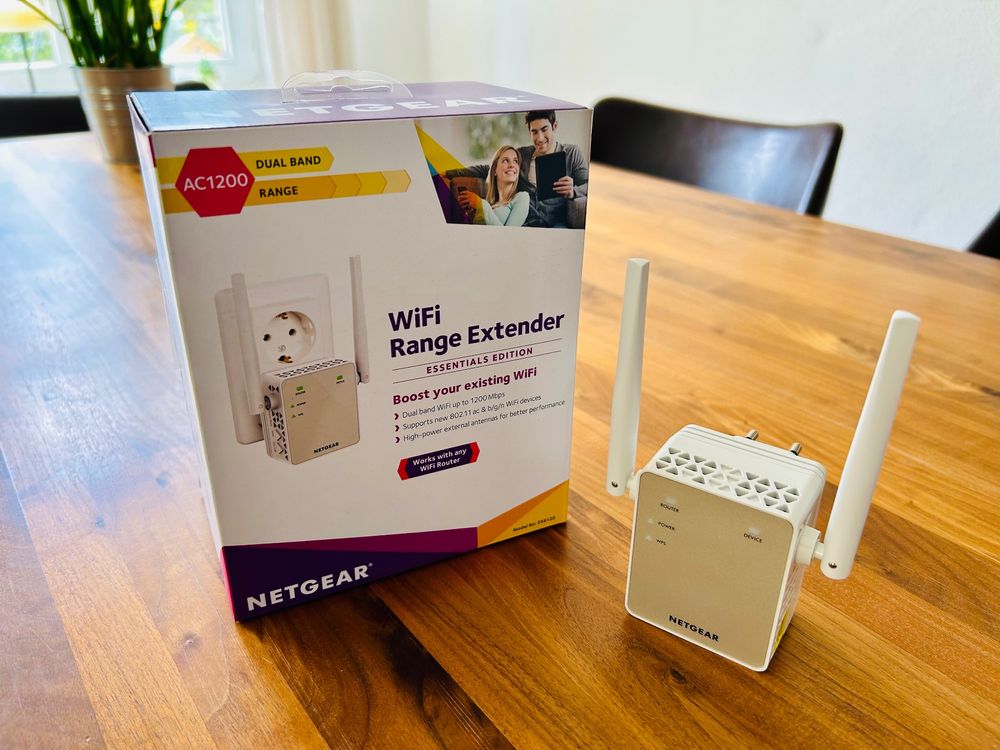 NETGEAR AC1200 WiFi Range Extender (Model EX6120) (Gebraucht) in Wil SG ...