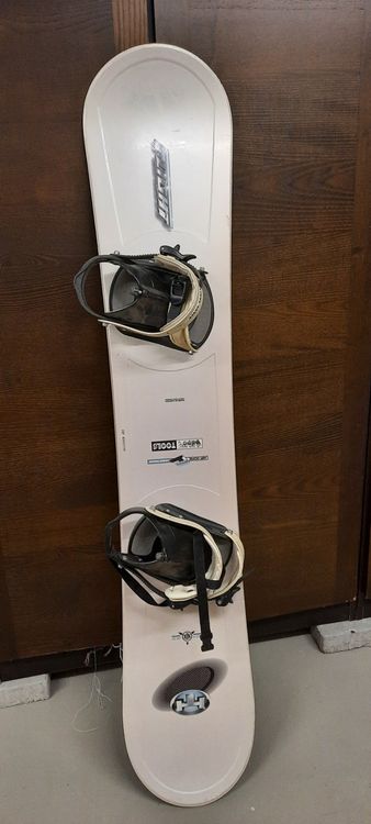 Snowboard 155 cm (Gebraucht) in Biel-Benken BL für CHF 10 – nur Abholung auf Ricardo kaufen