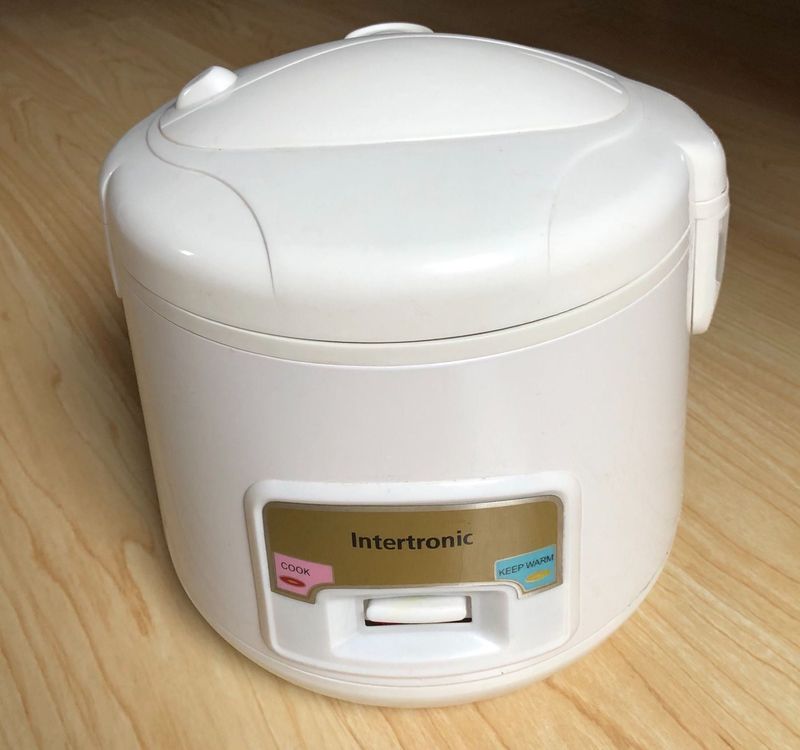 Cuiseur à riz / 1.2 litres (D'occasion) à pour CHF 8 – avec livraison ...