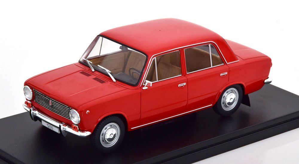 Lada 1200 Limousine 1970-1988 rot 1:24 von WhiteBox | Kaufen auf Ricardo