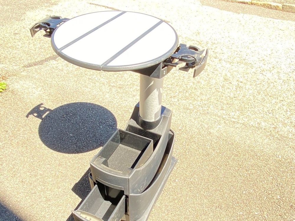 Table multifonction pour VW Multivan T6 (D'occasion) à St-Aubin-Sauges ...