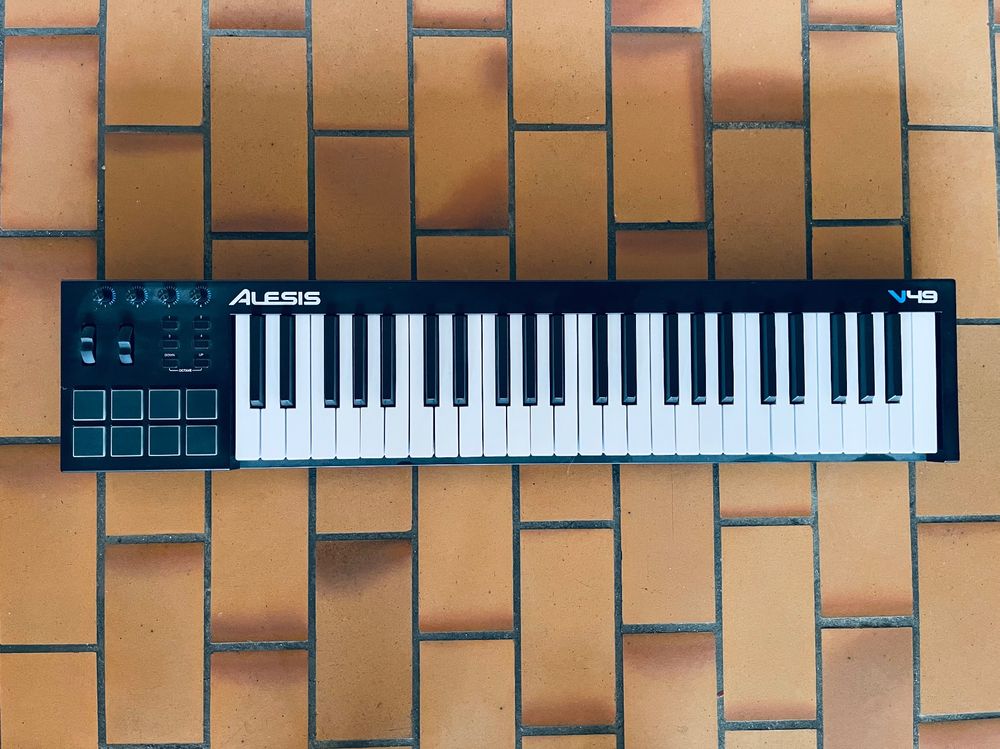 Alesis v49 - USB Piano (Gebraucht) in Elsau für CHF 16 – mit Lieferung ...